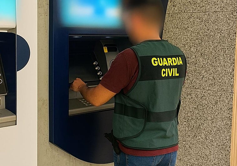 La Guardia Civil detiene a tres personas por robar con el método de la 'siembra' | El Norte de ...